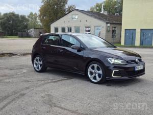 Sarkans Volkswagen Golf 2017 Cēsis, ar dzinēja tilpumu 1.40 L un nobraukumu 225 tūkst. km par 9100 €, foto 1 vietnē AUTOMOTO.COM.LV
