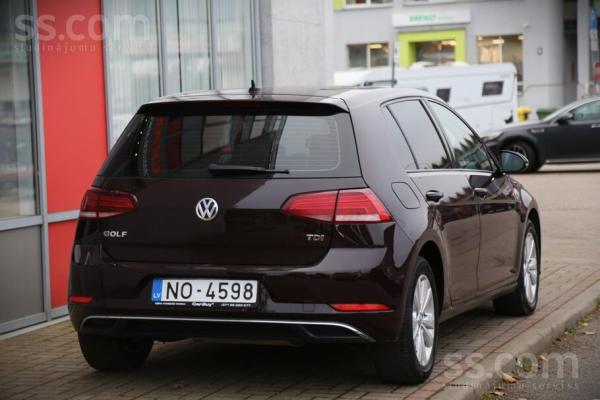 Red Volkswagen Golf 2017 in Riga, with an engine capacity of 1.60 L and mileage of 169 thousand km for 8495 €, photo 7 on AUTOMOTO.COM.LV