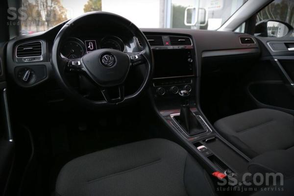 Red Volkswagen Golf 2017 in Riga, with an engine capacity of 1.60 L and mileage of 169 thousand km for 8495 €, photo 9 on AUTOMOTO.COM.LV