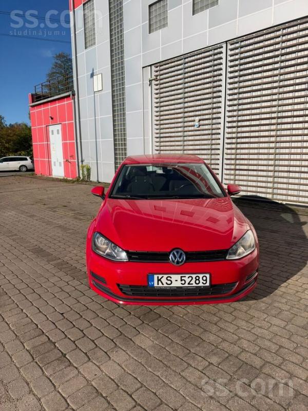 Red Volkswagen Golf 2017 in Riga, with an engine capacity of 1.60 L and mileage of 264 thousand km for 4390 €, photo 1 on AUTOMOTO.COM.LV