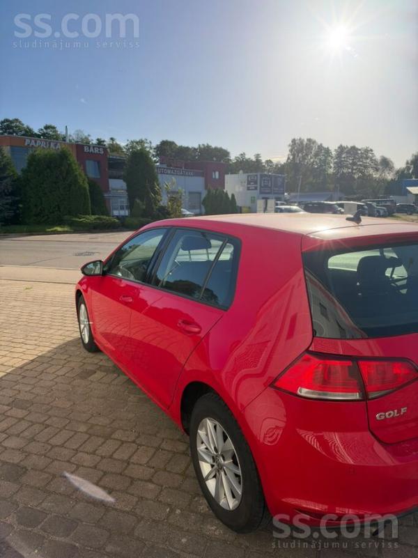 Red Volkswagen Golf 2017 in Riga, with an engine capacity of 1.60 L and mileage of 264 thousand km for 4390 €, photo 5 on AUTOMOTO.COM.LV