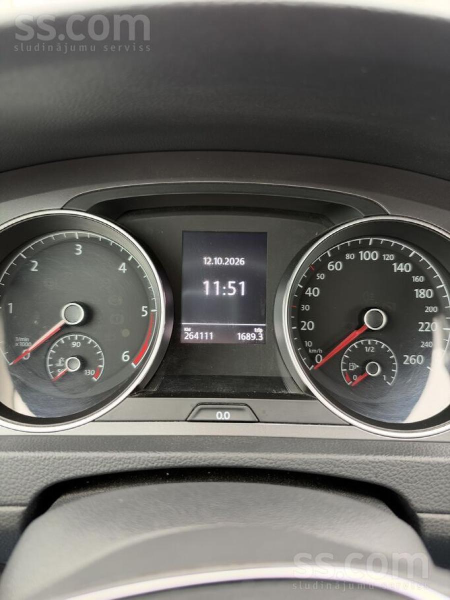 Sarkans Volkswagen Golf 2017 Rīga, ar dzinēja tilpumu 1.60 L un nobraukumu 264 tūkst. km par 4390 €, foto 23 vietnē AUTOMOTO.COM.LV