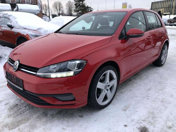 Red Volkswagen Golf 2018 in Klaipeda, with an engine capacity of 1.60 L and mileage of 154 thousand km for 9999 €, photo 3 on AUTOMOTO.COM.LV