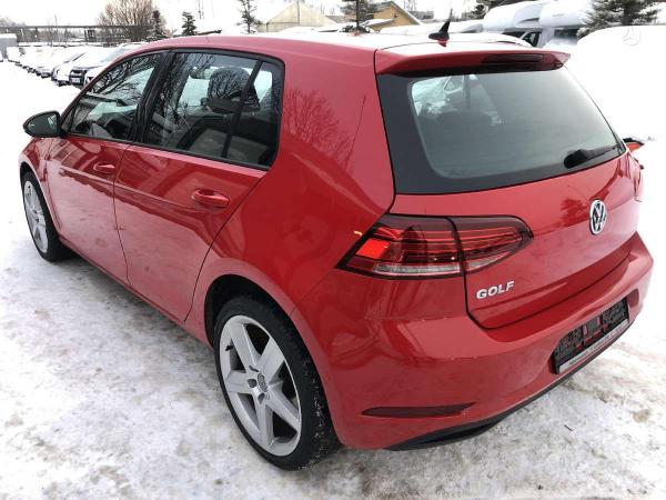 Red Volkswagen Golf 2018 in Klaipeda, with an engine capacity of 1.60 L and mileage of 154 thousand km for 9999 €, photo 6 on AUTOMOTO.COM.LV