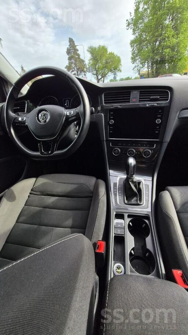 Red Volkswagen Golf 2018 in Riga, with an engine capacity of 1.50 L and mileage of 89 thousand km for 14900 €, photo 7 on AUTOMOTO.COM.LV