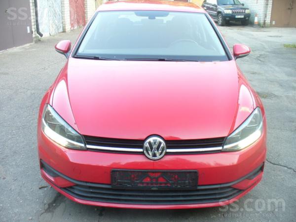 Volkswagen Golf 2018 in Riga on AUTOMOTO.COM.LV Red Volkswagen Golf 2018 in Riga, with an engine capacity of 1.40 L and mileage of 45 thousand km for 9100 €, photo 6 on AUTOMOTO.COM.LV