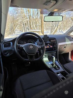 Sarkans Volkswagen Golf 2019 Viļņa, ar dzinēja tilpumu 1.00 L un nobraukumu 98 tūkst. km par 12200 €, foto 10 vietnē AUTOMOTO.COM.LV