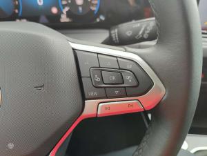 Sarkans Volkswagen Golf 2023 Kauņa, ar dzinēja tilpumu 1.50 L un nobraukumu 24 tūkst. km par 21900 €, foto 14 vietnē AUTOMOTO.COM.LV