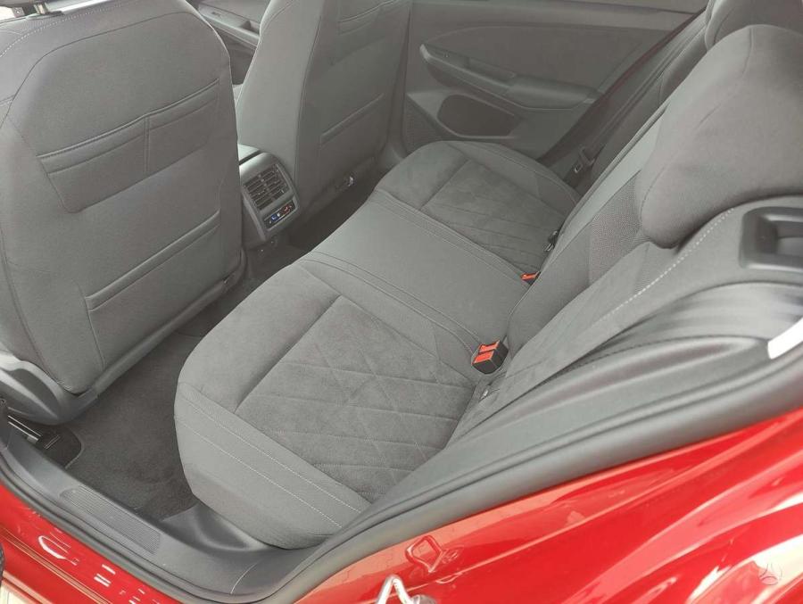 Sarkans Volkswagen Golf 2023 Kauņa, ar dzinēja tilpumu 1.50 L un nobraukumu 24 tūkst. km par 21900 €, foto 17 vietnē AUTOMOTO.COM.LV