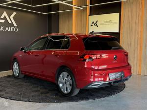 Sarkans Volkswagen Golf 2023 Kauņa, ar dzinēja tilpumu 1.50 L un nobraukumu 24 tūkst. km par 21990 €, foto 9 vietnē AUTOMOTO.COM.LV