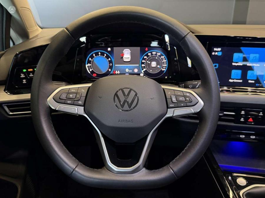 Sarkans Volkswagen Golf 2023 Kauņa, ar dzinēja tilpumu 1.50 L un nobraukumu 24 tūkst. km par 21990 €, foto 15 vietnē AUTOMOTO.COM.LV