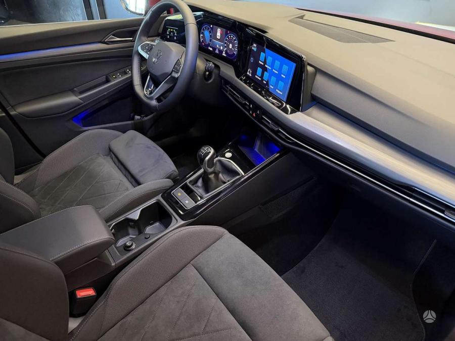 Sarkans Volkswagen Golf 2023 Kauņa, ar dzinēja tilpumu 1.50 L un nobraukumu 24 tūkst. km par 21990 €, foto 18 vietnē AUTOMOTO.COM.LV