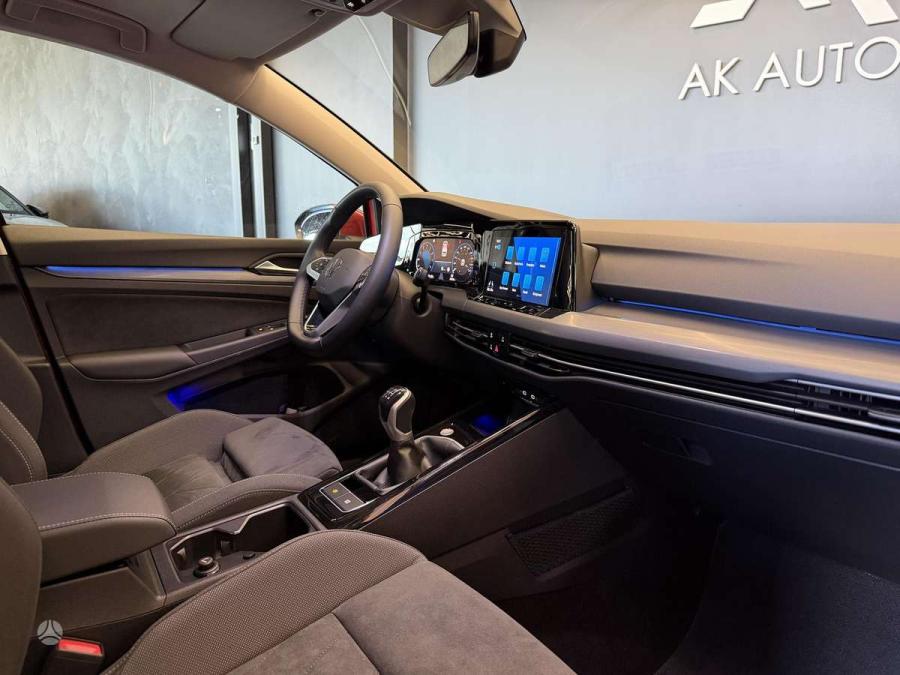 Sarkans Volkswagen Golf 2023 Kauņa, ar dzinēja tilpumu 1.50 L un nobraukumu 24 tūkst. km par 21990 €, foto 19 vietnē AUTOMOTO.COM.LV