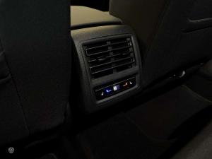 Sarkans Volkswagen Golf 2023 Kauņa, ar dzinēja tilpumu 1.50 L un nobraukumu 24 tūkst. km par 21990 €, foto 26 vietnē AUTOMOTO.COM.LV