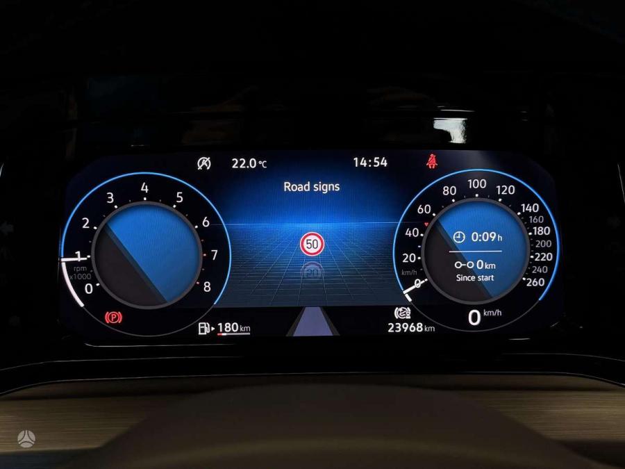 Sarkans Volkswagen Golf 2023 Kauņa, ar dzinēja tilpumu 1.50 L un nobraukumu 24 tūkst. km par 21990 €, foto 30 vietnē AUTOMOTO.COM.LV