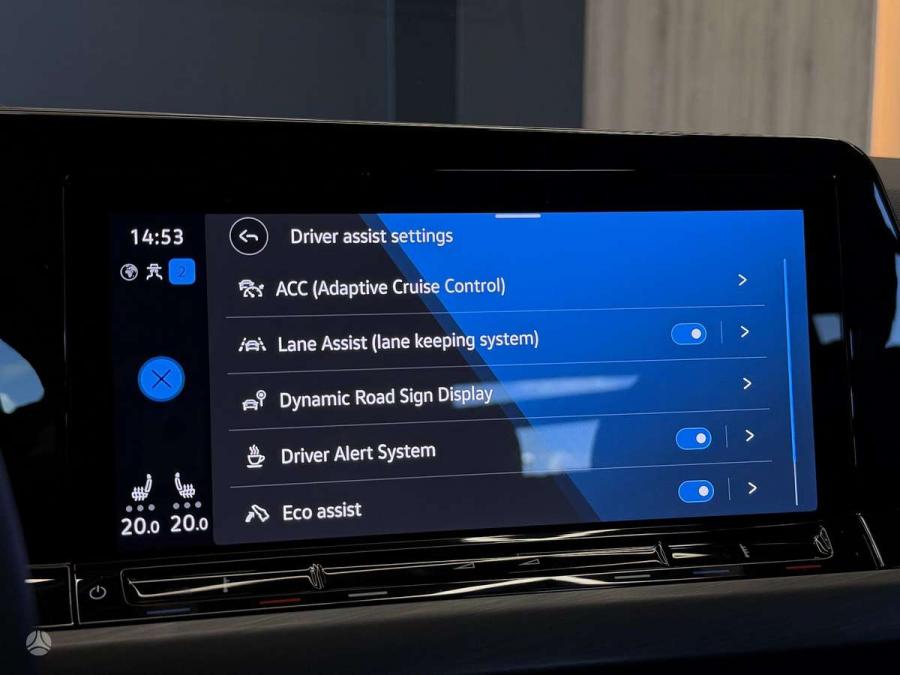 Sarkans Volkswagen Golf 2023 Kauņa, ar dzinēja tilpumu 1.50 L un nobraukumu 24 tūkst. km par 21990 €, foto 33 vietnē AUTOMOTO.COM.LV