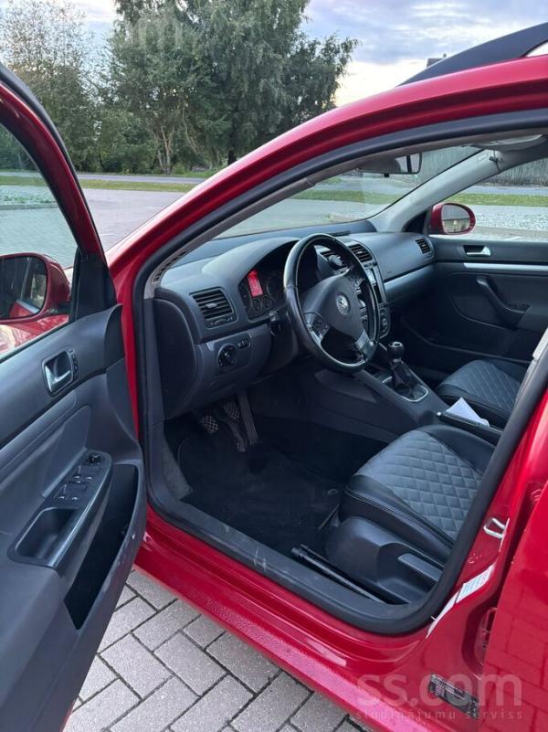 Sarkans Volkswagen Golf 2008 Cēsis, ar dzinēja tilpumu 2.00 L un nobraukumu 360 tūkst. km par 1670 €, foto 9 vietnē AUTOMOTO.COM.LV