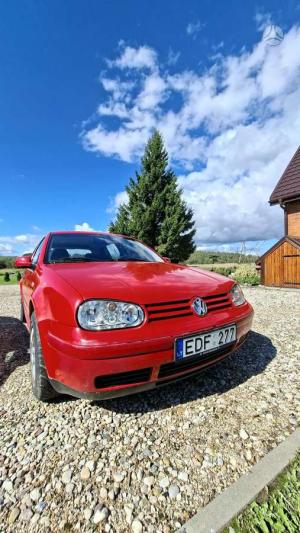Sarkans Volkswagen Golf 1998 Ukmergė, ar dzinēja tilpumu 1.60 L un nobraukumu 159 tūkst. km par 1700 €, foto  vietnē AUTOMOTO.COM.LV