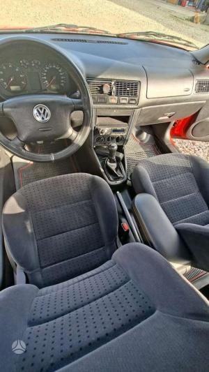 Red Volkswagen Golf 1998 in Ukmerge, with an engine capacity of 1.60 L and mileage of 159 thousand km for 1700 €, photo 10 on AUTOMOTO.COM.LV