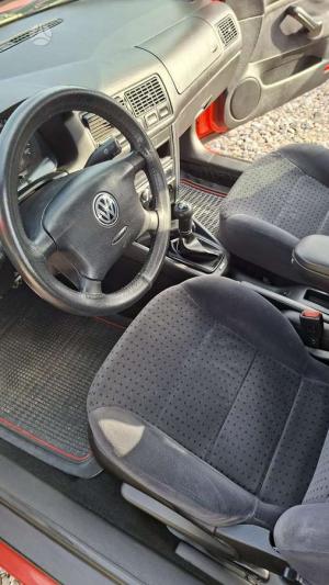 Red Volkswagen Golf 1998 in Ukmerge, with an engine capacity of 1.60 L and mileage of 159 thousand km for 1700 €, photo 14 on AUTOMOTO.COM.LV