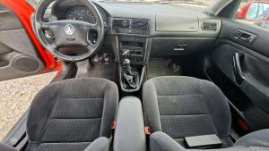 Red Volkswagen Golf 1998 in Ukmerge, with an engine capacity of 1.60 L and mileage of 159 thousand km for 1700 €, photo 18 on AUTOMOTO.COM.LV