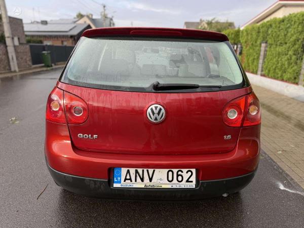 Red Volkswagen Golf 2004 in Kaunas, with an engine capacity of 1.60 L and mileage of 248 thousand km for 1250 €, photo 7 on AUTOMOTO.COM.LV