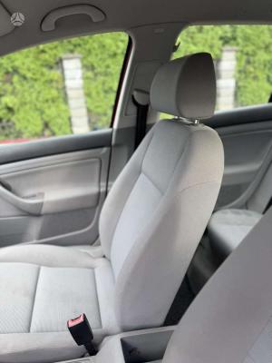 Sarkans Volkswagen Golf 2004 Kauņa, ar dzinēja tilpumu 1.60 L un nobraukumu 248 tūkst. km par 1250 €, foto 22 vietnē AUTOMOTO.COM.LV