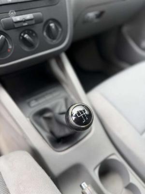 Sarkans Volkswagen Golf 2004 Kauņa, ar dzinēja tilpumu 1.60 L un nobraukumu 248 tūkst. km par 1250 €, foto 23 vietnē AUTOMOTO.COM.LV