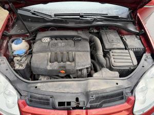 Sarkans Volkswagen Golf 2004 Kauņa, ar dzinēja tilpumu 1.60 L un nobraukumu 248 tūkst. km par 1250 €, foto 27 vietnē AUTOMOTO.COM.LV