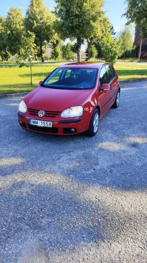 Red Volkswagen Golf 2005 in Cesis, with an engine capacity of 1.40 L and mileage of 165 thousand km for 2900 €, photo 4 on AUTOMOTO.COM.LV