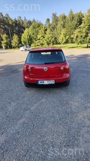 Red Volkswagen Golf 2005 in Cesis, with an engine capacity of 1.40 L and mileage of 165 thousand km for 2900 €, photo 6 on AUTOMOTO.COM.LV