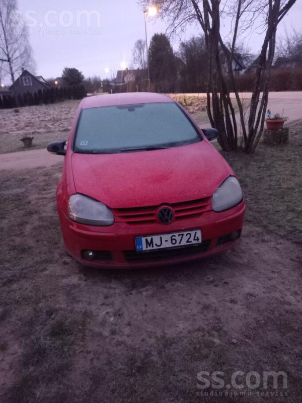 Red Volkswagen Golf 2005 in Gulbene, with an engine capacity of 1.90 L and mileage of 360 thousand km for 600 €, photo 1 on AUTOMOTO.COM.LV