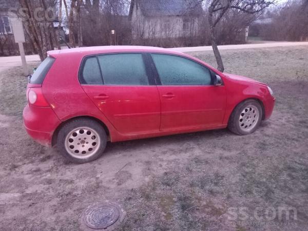 Red Volkswagen Golf 2005 in Gulbene, with an engine capacity of 1.90 L and mileage of 360 thousand km for 600 €, photo 4 on AUTOMOTO.COM.LV