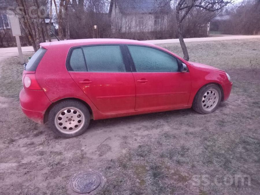 Red Volkswagen Golf 2005 in Gulbene, with an engine capacity of 1.90 L and mileage of 360 thousand km for 600 €, photo 4 on AUTOMOTO.COM.LV