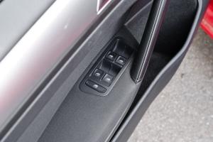 Sarkans Volkswagen Golf 2019 Rīga, ar dzinēja tilpumu 1.50 L un nobraukumu 181 tūkst. km par 9500 €, foto 9 vietnē AUTOMOTO.COM.LV