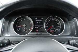 Sarkans Volkswagen Golf 2019 Rīga, ar dzinēja tilpumu 1.50 L un nobraukumu 181 tūkst. km par 9500 €, foto 11 vietnē AUTOMOTO.COM.LV