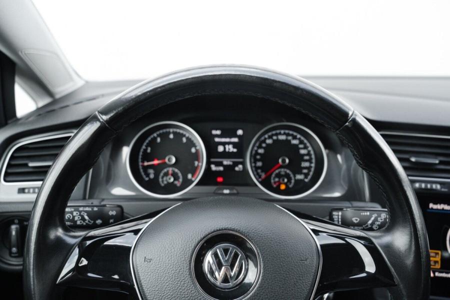 Sarkans Volkswagen Golf 2019 Rīga, ar dzinēja tilpumu 1.50 L un nobraukumu 181 tūkst. km par 9500 €, foto 12 vietnē AUTOMOTO.COM.LV