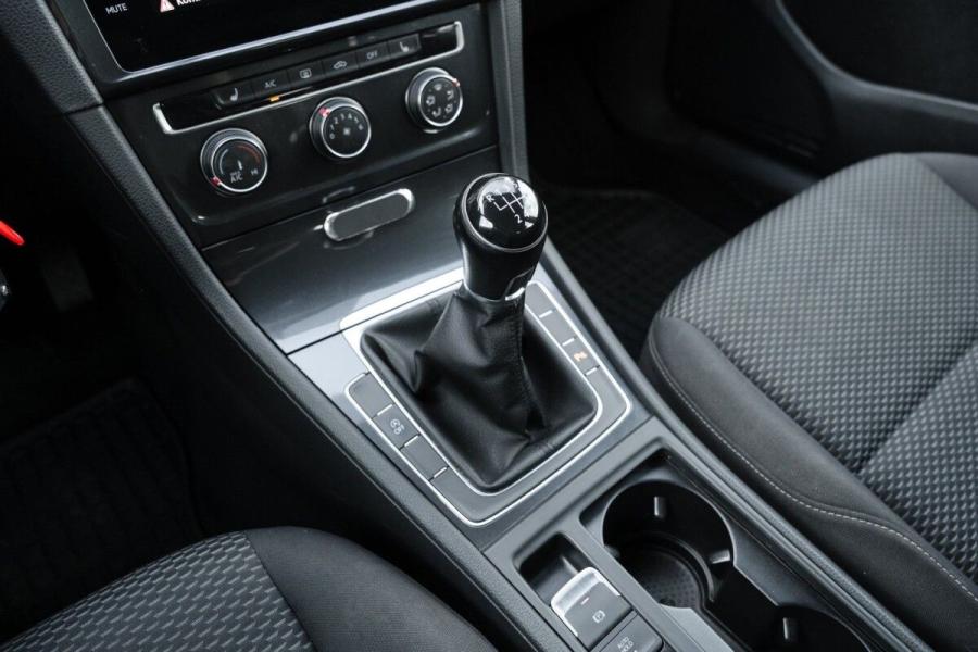 Sarkans Volkswagen Golf 2019 Rīga, ar dzinēja tilpumu 1.50 L un nobraukumu 181 tūkst. km par 9500 €, foto 13 vietnē AUTOMOTO.COM.LV