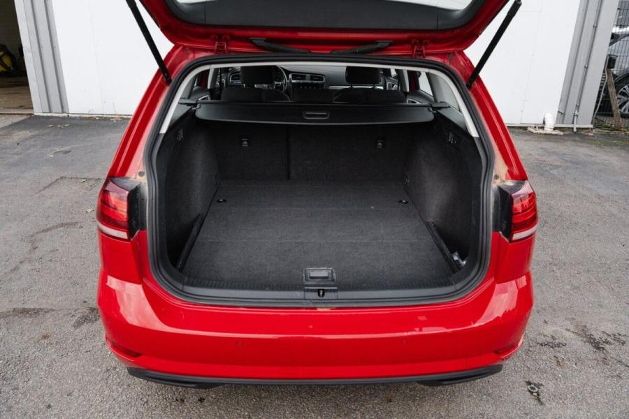 Sarkans Volkswagen Golf 2019 Rīga, ar dzinēja tilpumu 1.50 L un nobraukumu 181 tūkst. km par 9500 €, foto 18 vietnē AUTOMOTO.COM.LV