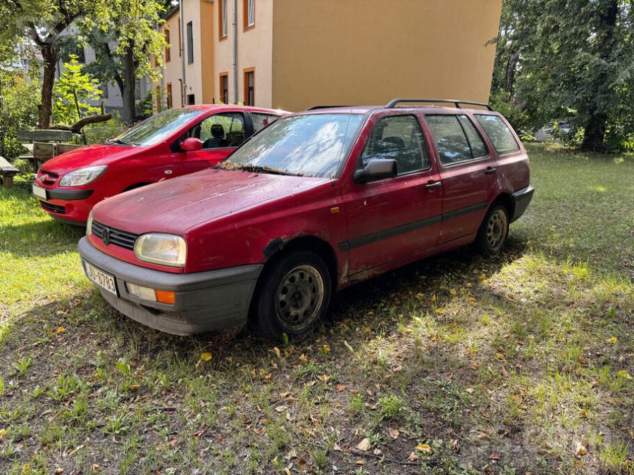 Red Volkswagen Golf 1995 in Riga, with an engine capacity of 1.90 L and mileage of 348 thousand km for 550 €, photo 1 on AUTOMOTO.COM.LV