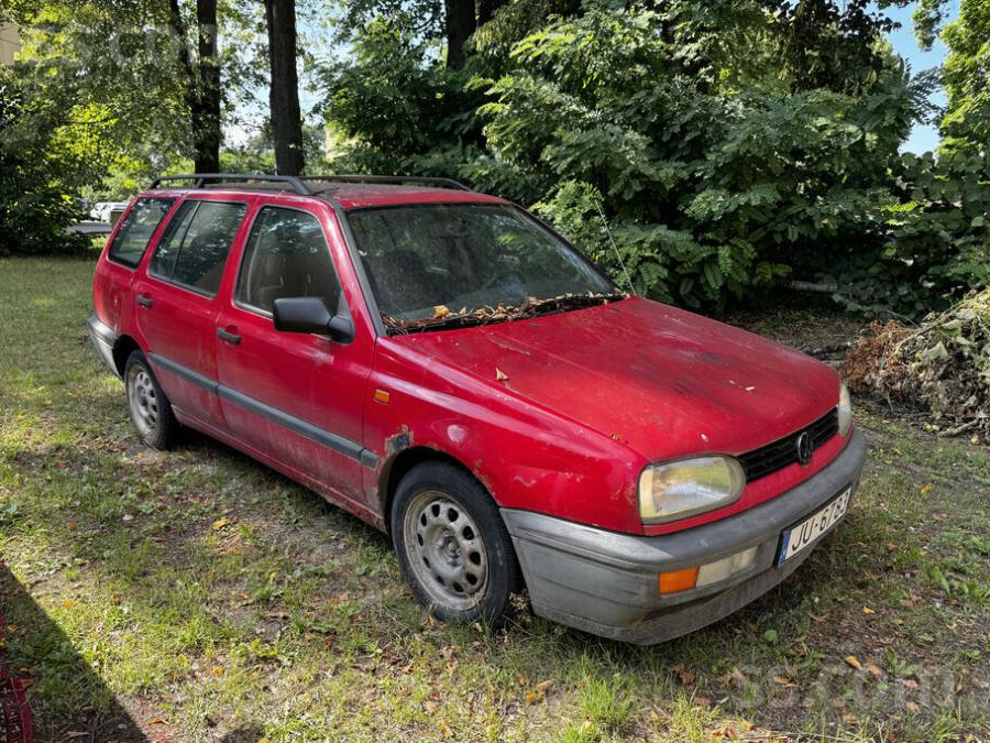 Red Volkswagen Golf 1995 in Riga, with an engine capacity of 1.90 L and mileage of 348 thousand km for 550 €, photo 4 on AUTOMOTO.COM.LV