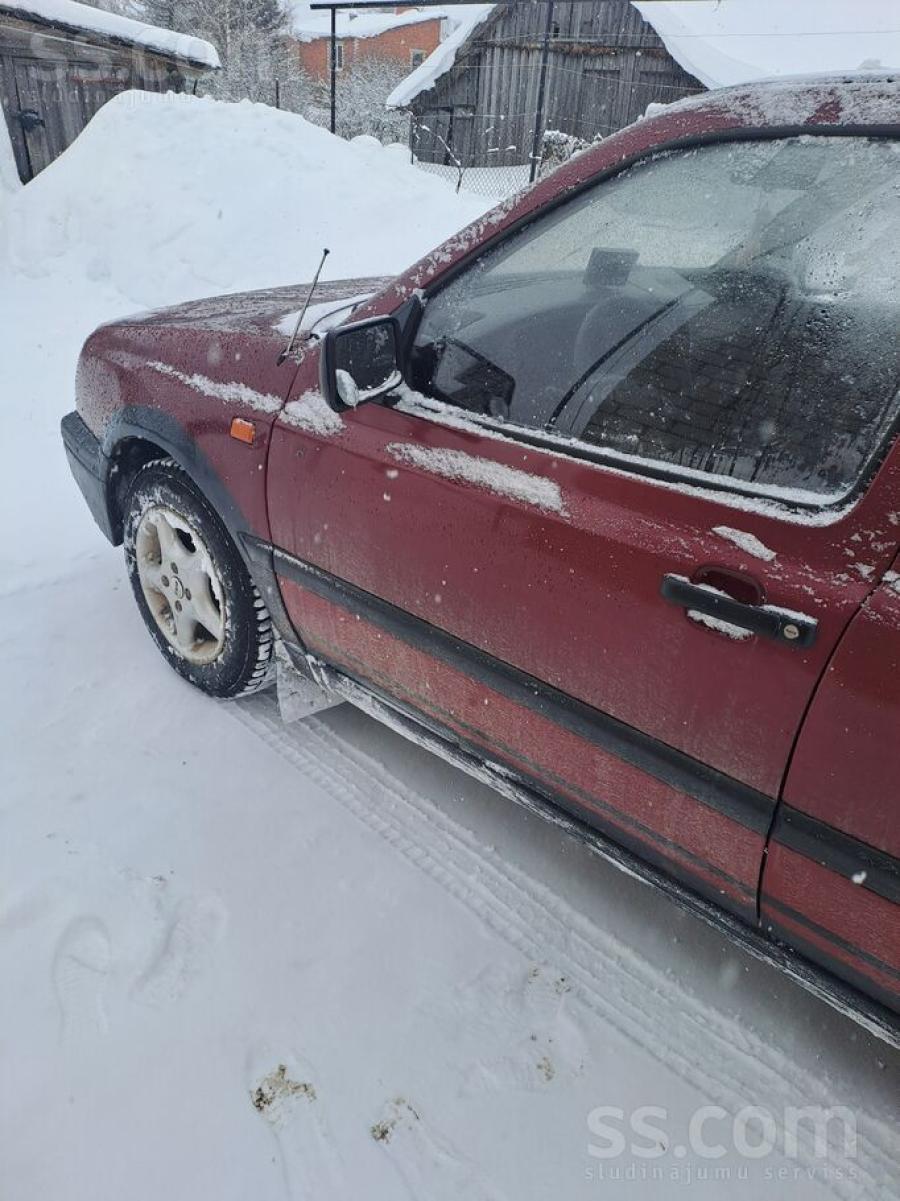 Sarkans Volkswagen Golf 1996 Krāslava, ar dzinēja tilpumu 1.40 L un nobraukumu 185 tūkst. km par 850 €, foto 1 vietnē AUTOMOTO.COM.LV