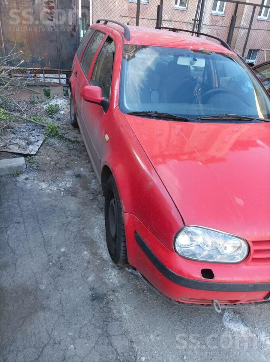Красный Фольксваген Гольф 2000 в Рига, объемом двигателя 1.90 л и пробегом 445 тыс. км за 350 €, фото 5 на AUTOMOTO.COM.LV