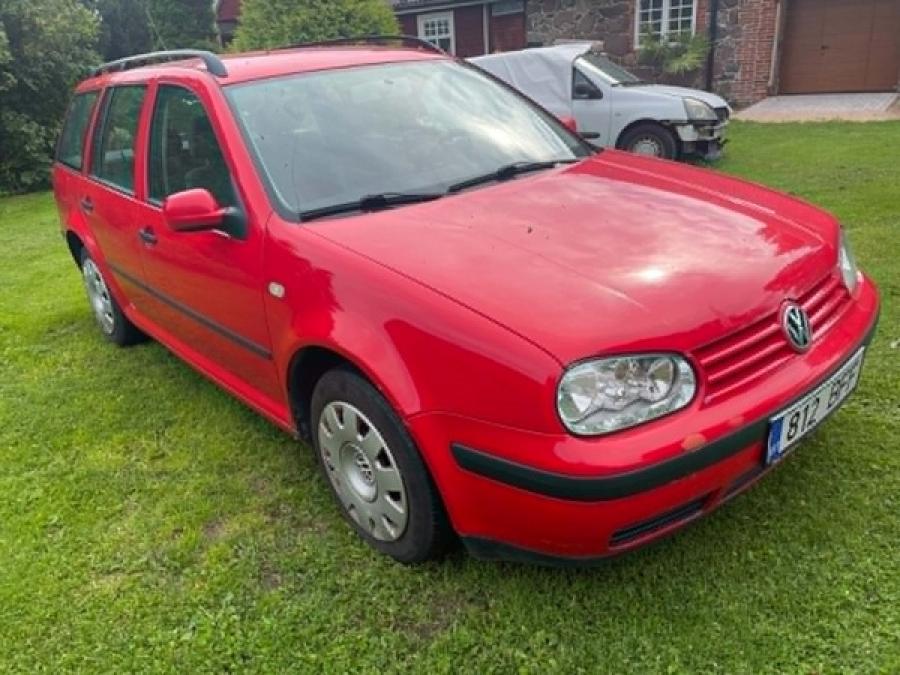 Red Volkswagen Golf 2000 in Viljandi, with an engine capacity of 1.60 L and mileage of 245 thousand km for 500 €, photo 3 on AUTOMOTO.COM.LV