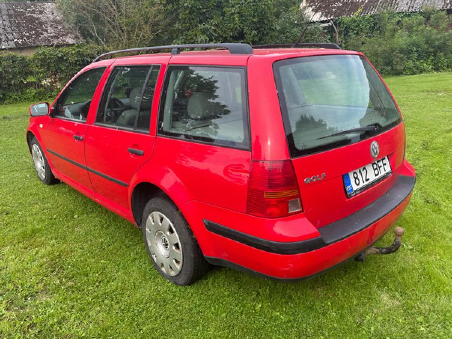 Red Volkswagen Golf 2000 in Viljandi, with an engine capacity of 1.60 L and mileage of 245 thousand km for 500 €, photo 4 on AUTOMOTO.COM.LV