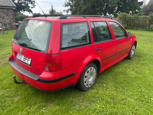 Red Volkswagen Golf 2000 in Viljandi, with an engine capacity of 1.60 L and mileage of 245 thousand km for 500 €, photo 4 on AUTOMOTO.COM.LV