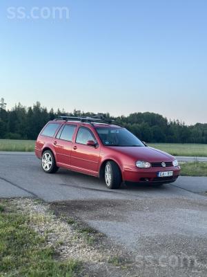 Red Volkswagen Golf 2001 in Ogre, with an engine capacity of 1.60 L and mileage of 300 thousand km for 1700 €, photo 4 on AUTOMOTO.COM.LV