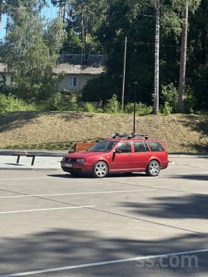 Red Volkswagen Golf 2001 in Ogre, with an engine capacity of 1.60 L and mileage of 300 thousand km for 1700 €, photo 5 on AUTOMOTO.COM.LV