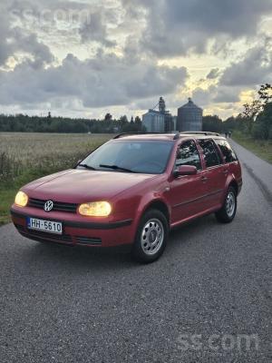Sarkans Volkswagen Golf 2001 Liepāja, ar dzinēja tilpumu 1.60 L un nobraukumu 360 tūkst. km par 1299 €, foto  vietnē AUTOMOTO.COM.LV