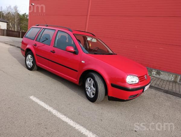 Red Volkswagen Golf 2002 in Rezekne, with an engine capacity of 1.90 L and mileage of 281 thousand km for 2450 €, photo 3 on AUTOMOTO.COM.LV